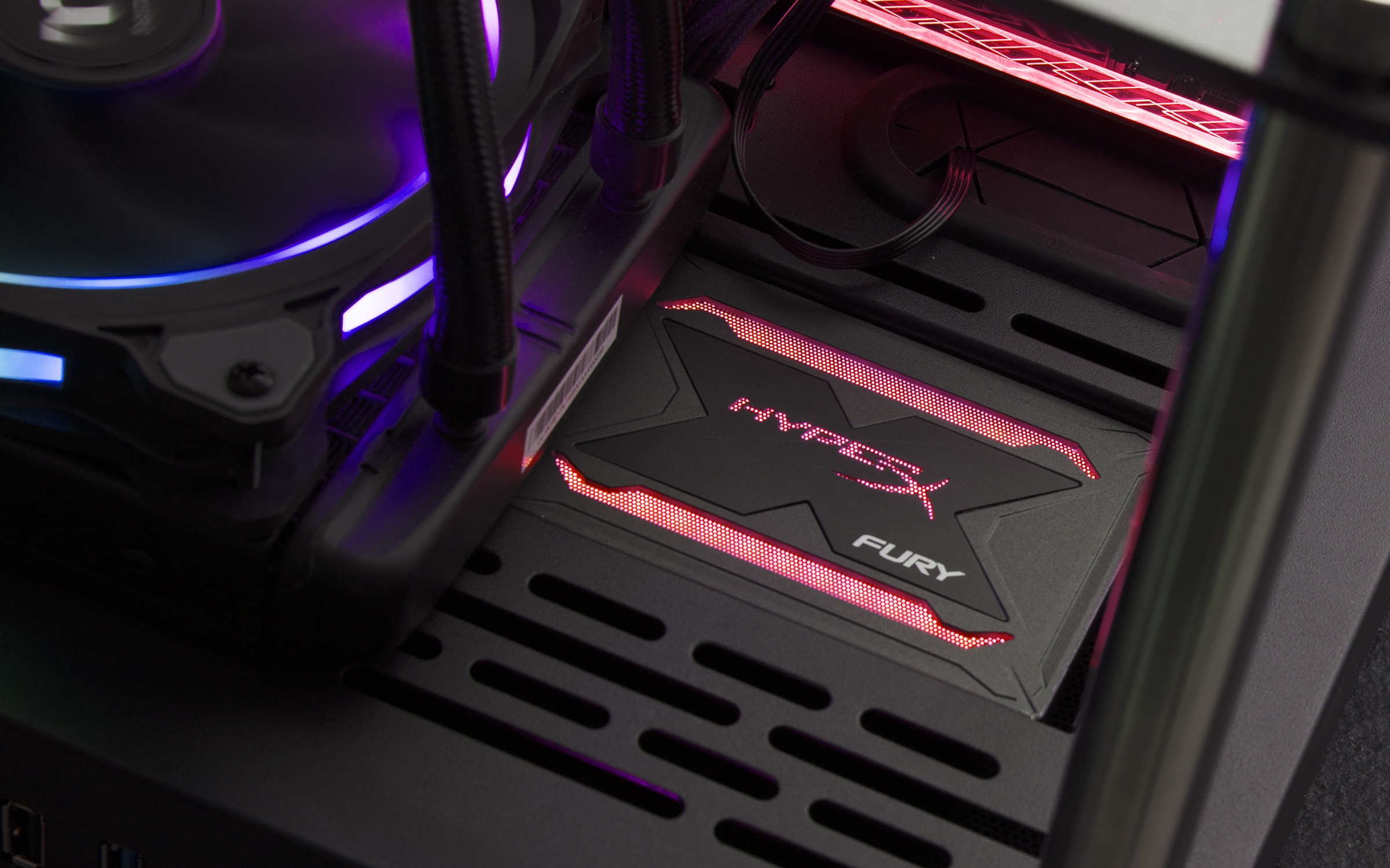 HyperX Fury RGB y Savage EXO, nuevos discos SSD para gamers